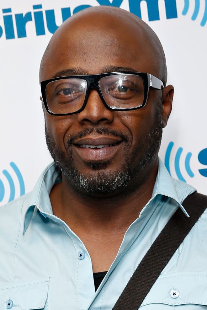 Donnell Rawlings Fights Outside Of A Restaurant