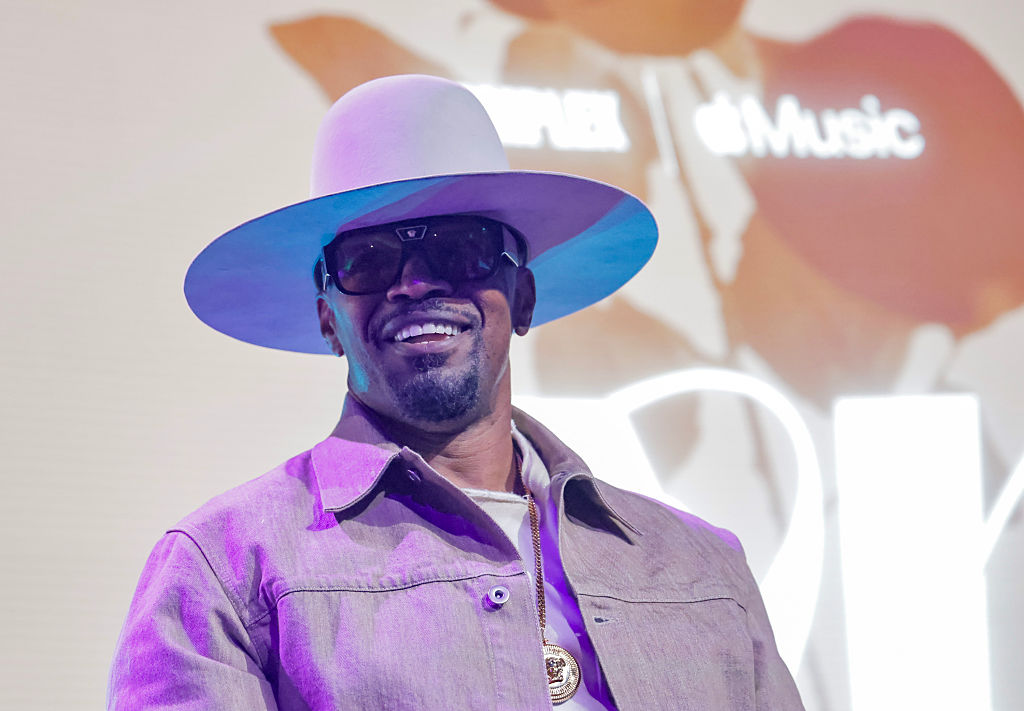 Viral Moments of Jamie Foxx Jamming to This Song